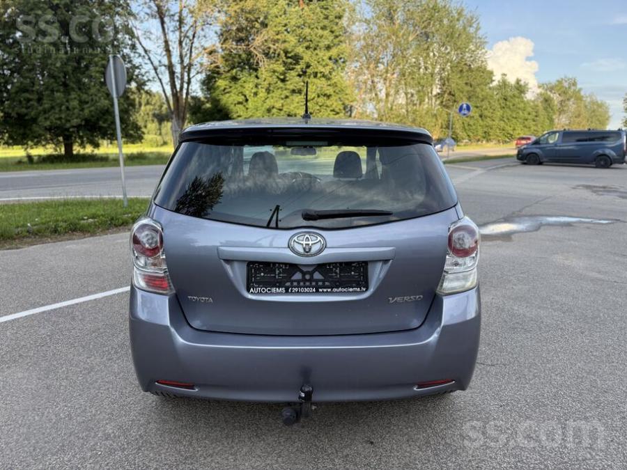 Zils Toyota Verso 2011 Ogre, ar dzinēja tilpumu 2.00 L un nobraukumu 233 tūkst. km par 5399 €, foto 7 vietnē AUTOMOTO.COM.LV