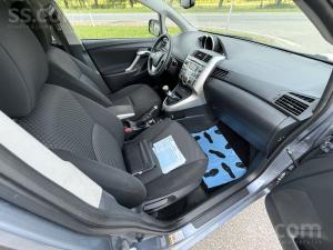 Zils Toyota Verso 2011 Ogre, ar dzinēja tilpumu 2.00 L un nobraukumu 233 tūkst. km par 5399 €, foto 9 vietnē AUTOMOTO.COM.LV