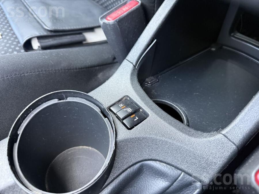 Zils Toyota Verso 2011 Ogre, ar dzinēja tilpumu 2.00 L un nobraukumu 233 tūkst. km par 5399 €, foto 18 vietnē AUTOMOTO.COM.LV