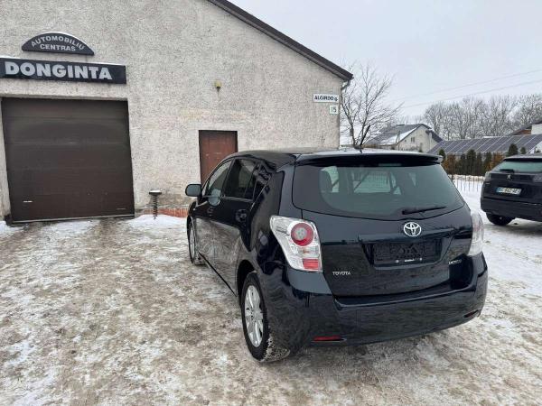 Blue Toyota Verso 2012 in Jurbarkas, with an engine capacity of 1.60 L and mileage of 204 thousand km for 5450 €, photo 6 on AUTOMOTO.COM.LV
