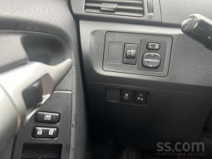 Blue Toyota Verso 2012 in Riga, with an engine capacity of 2.20 L and mileage of 203 thousand km for 5900 €, photo 10 on AUTOMOTO.COM.LV