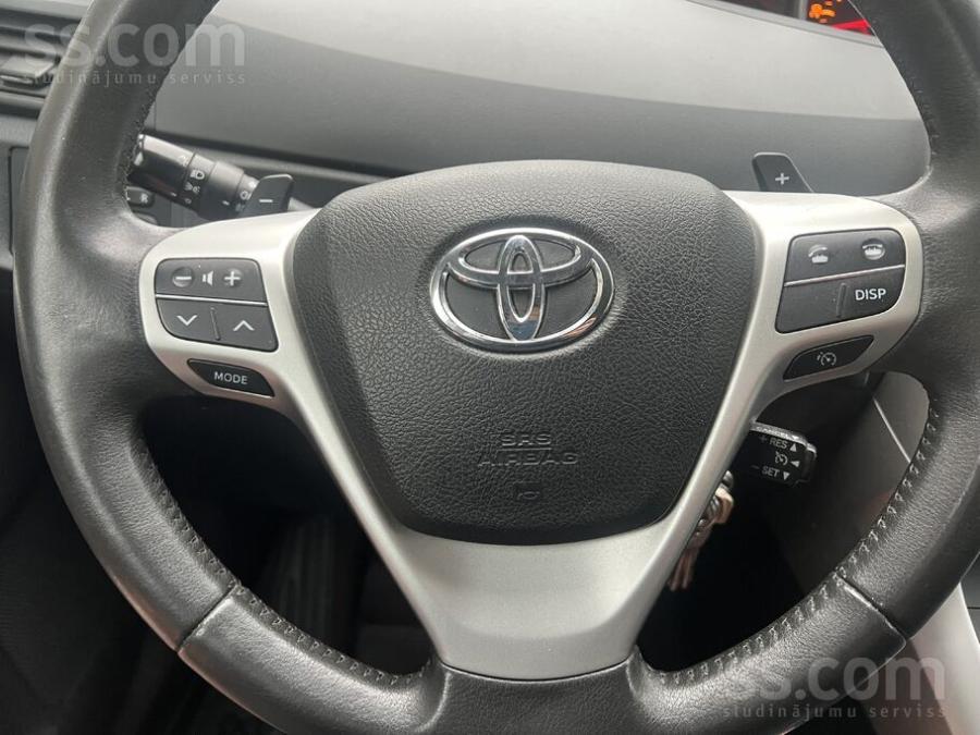 Blue Toyota Verso 2012 in Riga, with an engine capacity of 2.20 L and mileage of 203 thousand km for 5900 €, photo 16 on AUTOMOTO.COM.LV