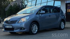 Blue Toyota Verso 2012 in Daugavpils, with an engine capacity of 2.00 L and mileage of 276 thousand km for 3650 €, photo 4 on AUTOMOTO.COM.LV