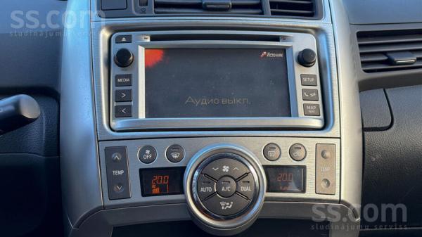 Blue Toyota Verso 2012 in Daugavpils, with an engine capacity of 2.00 L and mileage of 276 thousand km for 3650 €, photo 10 on AUTOMOTO.COM.LV