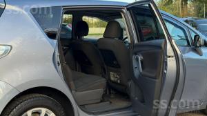 Blue Toyota Verso 2012 in Daugavpils, with an engine capacity of 2.00 L and mileage of 276 thousand km for 3650 €, photo 21 on AUTOMOTO.COM.LV
