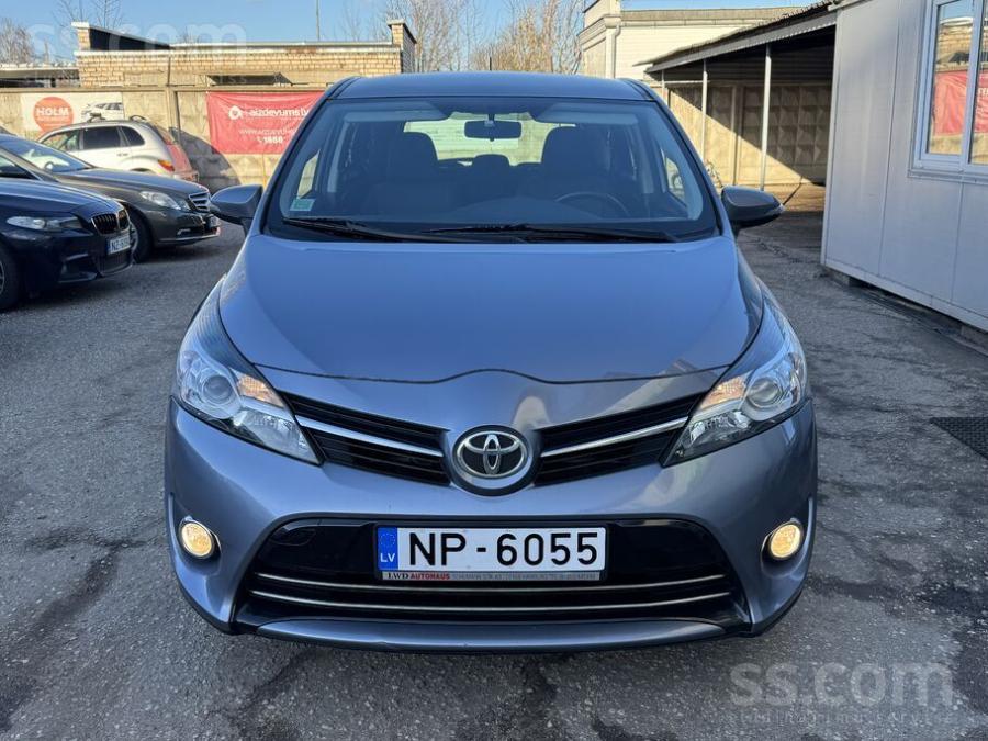 Blue Toyota Verso 2013 in Daugavpils, with an engine capacity of 2.00 L and mileage of 0 thousand km for 5890 €, photo 2 on AUTOMOTO.COM.LV