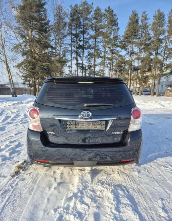 Blue Toyota Verso 2013 in Siauliai, with an engine capacity of 2.00 L and mileage of 186 thousand km for 5700 €, photo 9 on AUTOMOTO.COM.LV