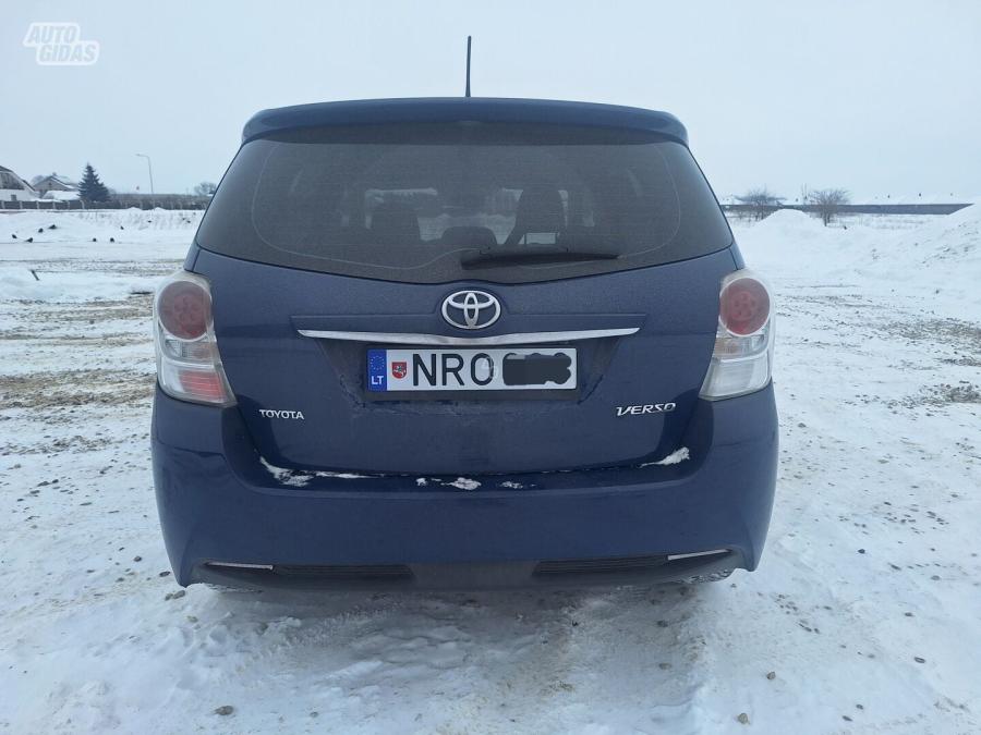 Blue Toyota Verso 2013 in Klaipeda, with an engine capacity of 2.00 L and mileage of 260 thousand km for 5650 €, photo 5 on AUTOMOTO.COM.LV