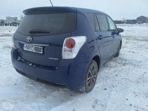 Blue Toyota Verso 2013 in Klaipeda, with an engine capacity of 2.00 L and mileage of 260 thousand km for 5650 €, photo 6 on AUTOMOTO.COM.LV