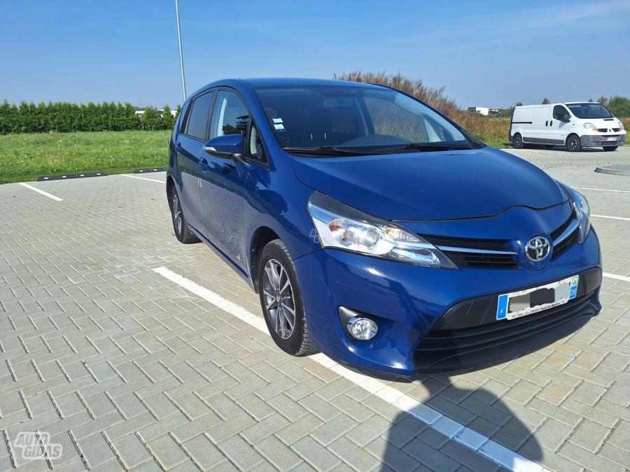 Zils Toyota Verso 2013 Klaipėda, ar dzinēja tilpumu 2.00 L un nobraukumu 261 tūkst. km par 4999 €, foto 1 vietnē AUTOMOTO.COM.LV