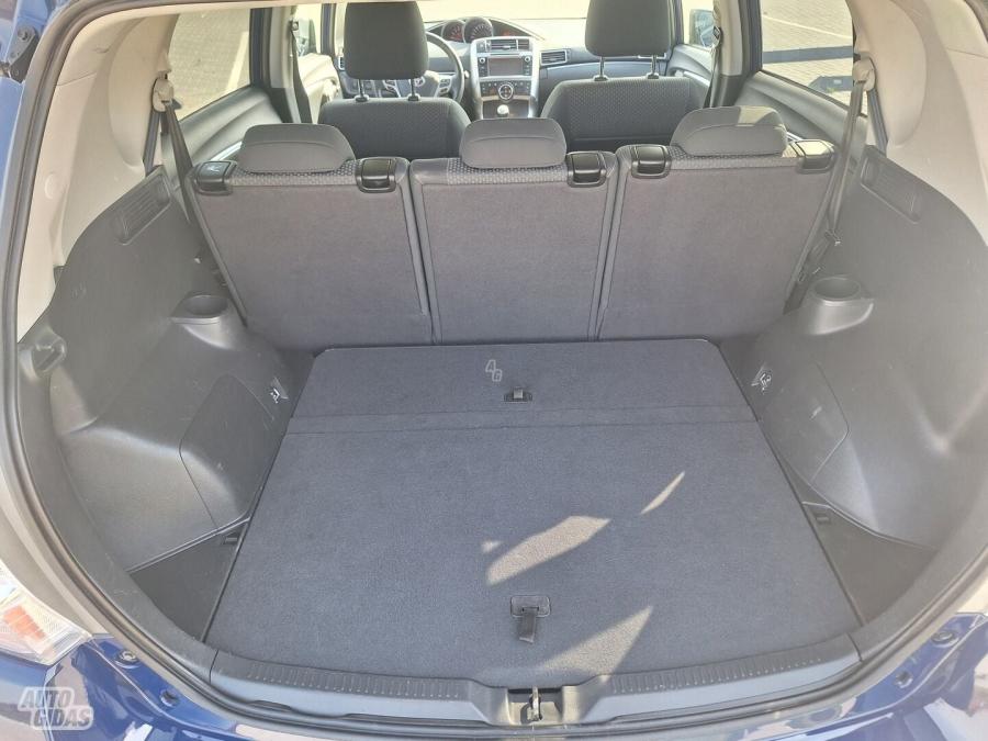 Zils Toyota Verso 2013 Klaipėda, ar dzinēja tilpumu 2.00 L un nobraukumu 261 tūkst. km par 4999 €, foto 6 vietnē AUTOMOTO.COM.LV