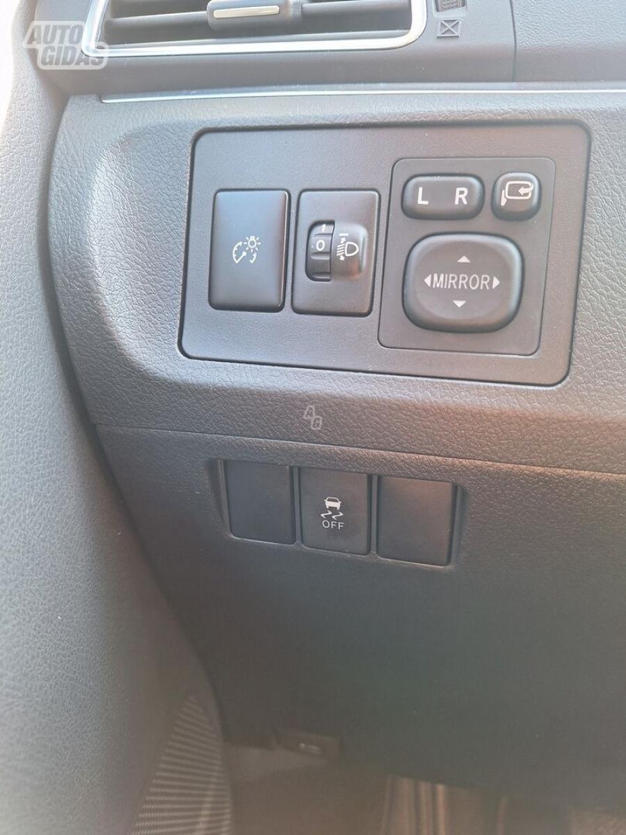 Zils Toyota Verso 2013 Klaipėda, ar dzinēja tilpumu 2.00 L un nobraukumu 261 tūkst. km par 4999 €, foto 9 vietnē AUTOMOTO.COM.LV