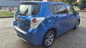 Blue Toyota Verso 2013 in Kaunas, with an engine capacity of 1.80 L and mileage of 209 thousand km for 7400 €, photo 4 on AUTOMOTO.COM.LV