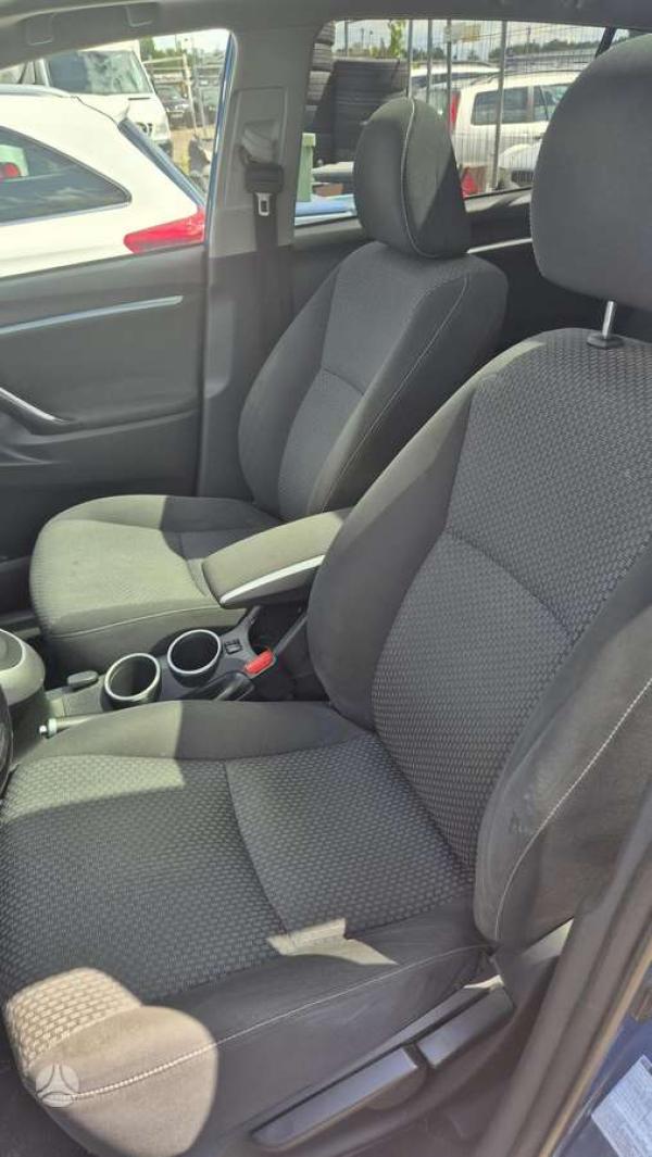 Zils Toyota Verso 2013 Kauņa, ar dzinēja tilpumu 1.80 L un nobraukumu 209 tūkst. km par 7400 €, foto 6 vietnē AUTOMOTO.COM.LV