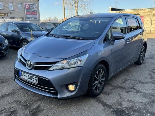 Blue Toyota Verso 2013 in Riga, with an engine capacity of 2.00 L and mileage of 242 thousand km for 6750 €, photo 9 on AUTOMOTO.COM.LV