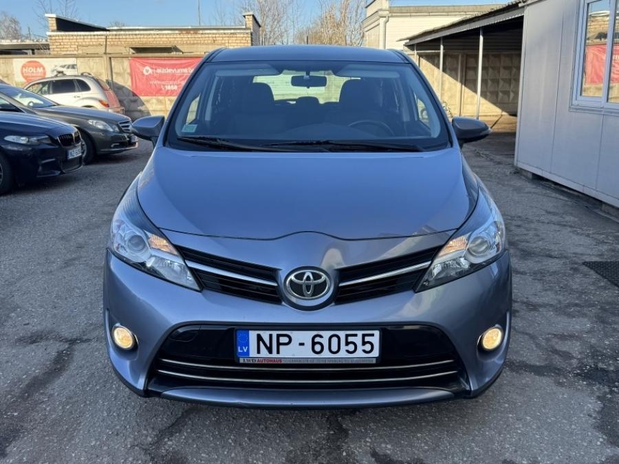 Zils Toyota Verso 2013 Rīga, ar dzinēja tilpumu 2.00 L un nobraukumu 242 tūkst. km par 6750 €, foto 11 vietnē AUTOMOTO.COM.LV