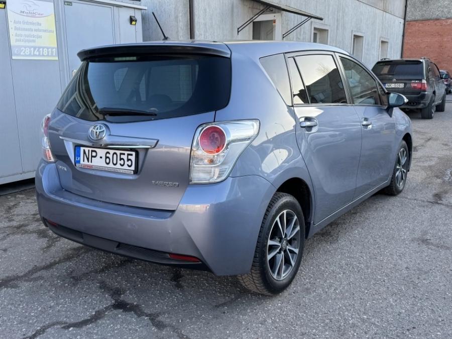 Zils Toyota Verso 2013 Rīga, ar dzinēja tilpumu 2.00 L un nobraukumu 242 tūkst. km par 6750 €, foto 13 vietnē AUTOMOTO.COM.LV
