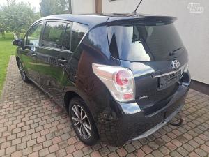 Blue Toyota Verso 2013 in Sirvintos, with an engine capacity of 2.00 L and mileage of 375 thousand km for 4300 €, photo 6 on AUTOMOTO.COM.LV