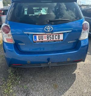 Blue Toyota Verso 2013 in Kaunas, with an engine capacity of 2.00 L and mileage of 247 thousand km for 6150 €, photo 5 on AUTOMOTO.COM.LV