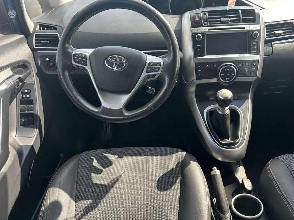 Zils Toyota Verso 2013 Kauņa, ar dzinēja tilpumu 2.00 L un nobraukumu 247 tūkst. km par 6150 €, foto 9 vietnē AUTOMOTO.COM.LV
