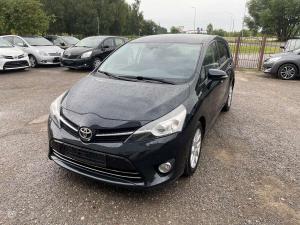 Blue Toyota Verso 2013 in Jurbarkas, with an engine capacity of 2.00 L and mileage of 238 thousand km for 6450 €, photo 3 on AUTOMOTO.COM.LV