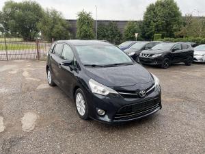 Blue Toyota Verso 2013 in Jurbarkas, with an engine capacity of 2.00 L and mileage of 238 thousand km for 6450 €, photo 5 on AUTOMOTO.COM.LV