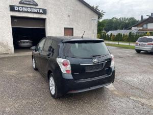 Blue Toyota Verso 2013 in Jurbarkas, with an engine capacity of 2.00 L and mileage of 238 thousand km for 6450 €, photo 8 on AUTOMOTO.COM.LV