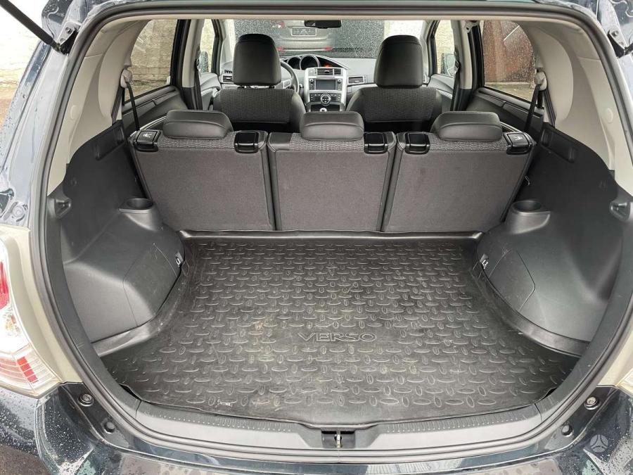 Blue Toyota Verso 2013 in Jurbarkas, with an engine capacity of 2.00 L and mileage of 238 thousand km for 6450 €, photo 9 on AUTOMOTO.COM.LV