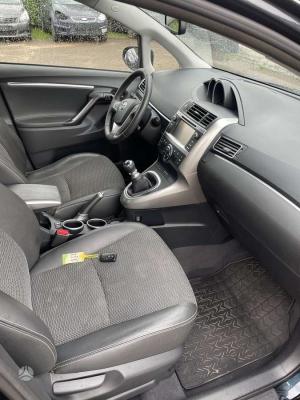 Blue Toyota Verso 2013 in Jurbarkas, with an engine capacity of 2.00 L and mileage of 238 thousand km for 6450 €, photo 10 on AUTOMOTO.COM.LV