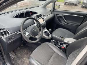 Blue Toyota Verso 2013 in Jurbarkas, with an engine capacity of 2.00 L and mileage of 238 thousand km for 6450 €, photo 15 on AUTOMOTO.COM.LV