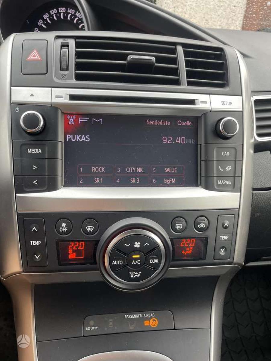 Blue Toyota Verso 2013 in Jurbarkas, with an engine capacity of 2.00 L and mileage of 238 thousand km for 6450 €, photo 20 on AUTOMOTO.COM.LV