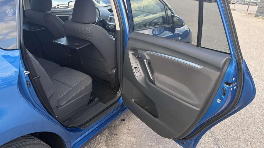 Zils Toyota Verso 2014 Marijampole, ar dzinēja tilpumu 1.60 L un nobraukumu 301 tūkst. km par 5999 €, foto 22 vietnē AUTOMOTO.COM.LV