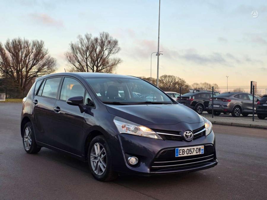 Zils Toyota Verso 2016 Tauragė, ar dzinēja tilpumu 1.60 L un nobraukumu 240 tūkst. km par 5300 €, foto 3 vietnē AUTOMOTO.COM.LV