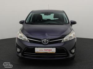 Blue Toyota Verso 2016 in Vilnius, with an engine capacity of 1.80 L and mileage of 202 thousand km for 11399 €, photo 3 on AUTOMOTO.COM.LV