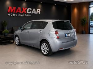 Blue Toyota Verso 2010 in Tallinn, with an engine capacity of 2.20 L and mileage of 232 thousand km for 3999 €, photo 5 on AUTOMOTO.COM.LV