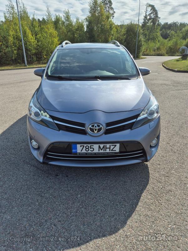 Blue Toyota Verso 2013 in Haapsalu, with an engine capacity of 1.80 L and mileage of 202 thousand km for 9900 €, photo 5 on AUTOMOTO.COM.LV