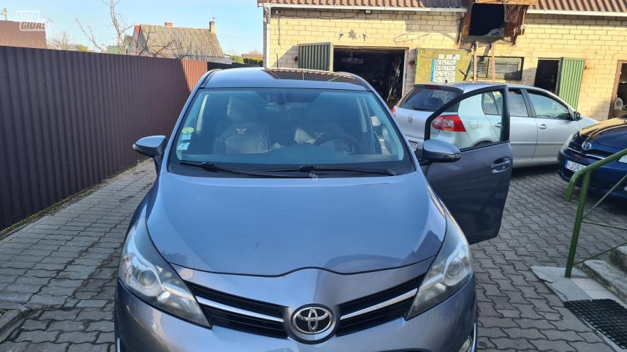 Zils Toyota Verso 2013 Vilkaviškis, ar dzinēja tilpumu 2.00 L un nobraukumu 256 tūkst. km par 6500 €, foto 3 vietnē AUTOMOTO.COM.LV