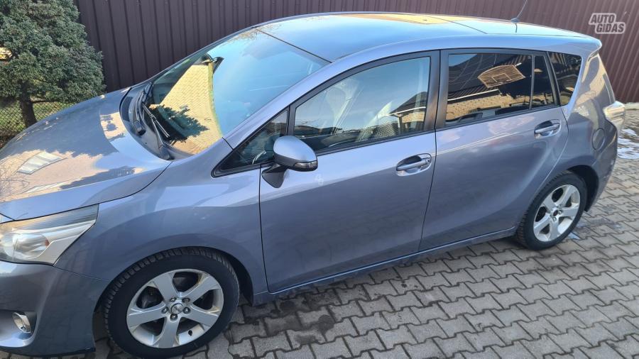 Zils Toyota Verso 2013 Vilkaviškis, ar dzinēja tilpumu 2.00 L un nobraukumu 256 tūkst. km par 6500 €, foto 8 vietnē AUTOMOTO.COM.LV