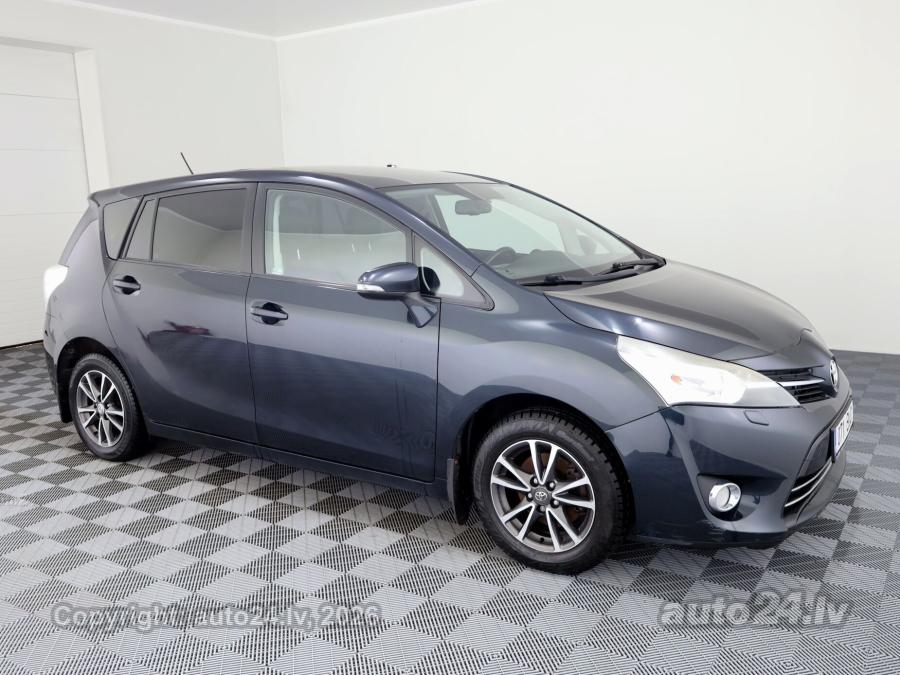 Zils Toyota Verso 2013 Tallina, ar dzinēja tilpumu 1.80 L un nobraukumu 510 tūkst. km par 1799 €, foto 1 vietnē AUTOMOTO.COM.LV