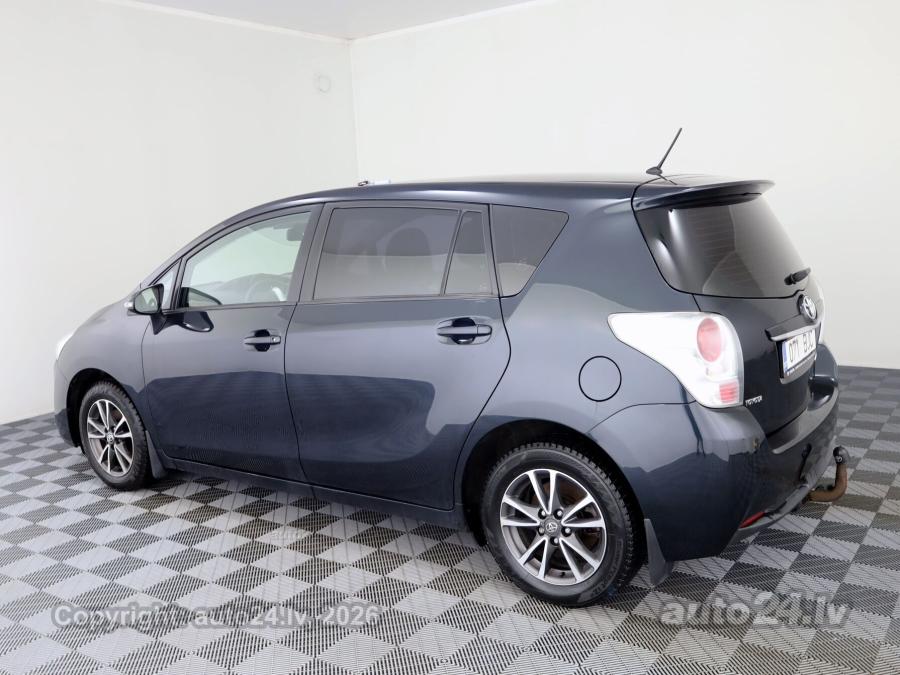 Zils Toyota Verso 2013 Tallina, ar dzinēja tilpumu 1.80 L un nobraukumu 510 tūkst. km par 1799 €, foto 5 vietnē AUTOMOTO.COM.LV