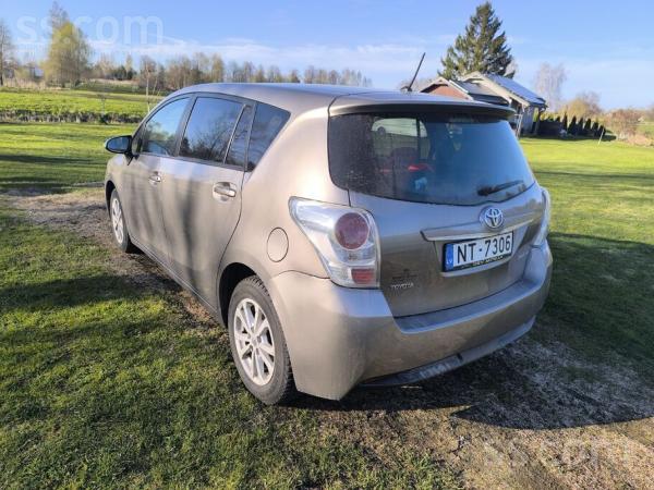 Brūns Toyota Verso 2014 Rīga, ar dzinēja tilpumu 1.60 L un nobraukumu 260 tūkst. km par 5300 €, foto 2 vietnē AUTOMOTO.COM.LV