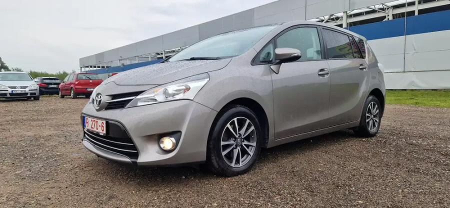 Brown Toyota Verso 2015 in Daugavpils, with an engine capacity of 1.60 L and mileage of 210 thousand km for 6650 €, photo 1 on AUTOMOTO.COM.LV