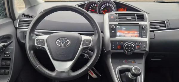 Brūns Toyota Verso 2015 Daugavpils, ar dzinēja tilpumu 1.60 L un nobraukumu 210 tūkst. km par 6650 €, foto 10 vietnē AUTOMOTO.COM.LV