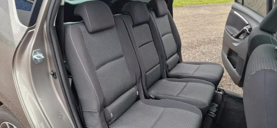 Brown Toyota Verso 2015 in Daugavpils, with an engine capacity of 1.60 L and mileage of 210 thousand km for 6650 €, photo 22 on AUTOMOTO.COM.LV
