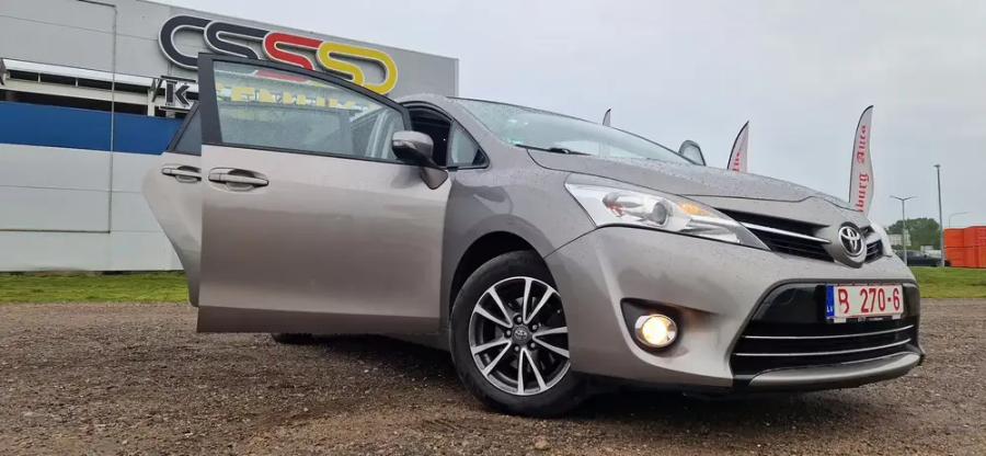 Brown Toyota Verso 2015 in Daugavpils, with an engine capacity of 1.60 L and mileage of 210 thousand km for 6650 €, photo 36 on AUTOMOTO.COM.LV