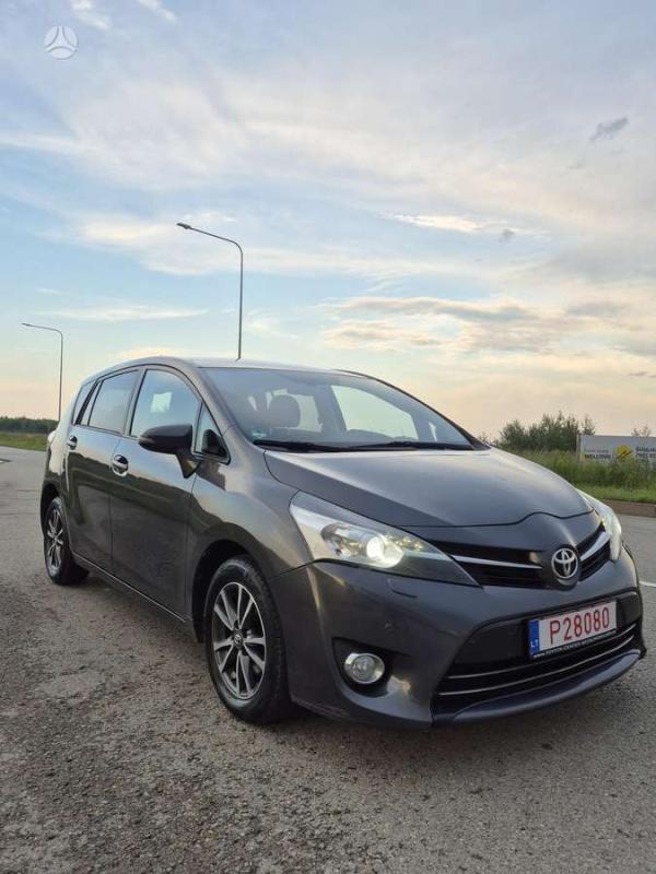 Brūns Toyota Verso 2013 Šauļi, ar dzinēja tilpumu 2.00 L un nobraukumu 278 tūkst. km par 5650 €, foto 7 vietnē AUTOMOTO.COM.LV