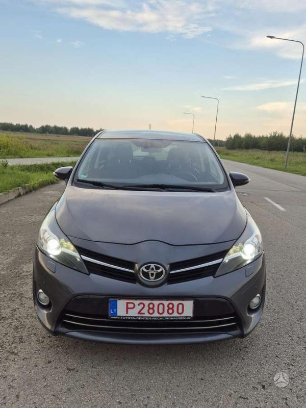 Brūns Toyota Verso 2013 Šauļi, ar dzinēja tilpumu 2.00 L un nobraukumu 278 tūkst. km par 5650 €, foto 8 vietnē AUTOMOTO.COM.LV