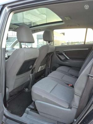 Brown Toyota Verso 2013 in Siauliai, with an engine capacity of 2.00 L and mileage of 278 thousand km for 5650 €, photo 19 on AUTOMOTO.COM.LV