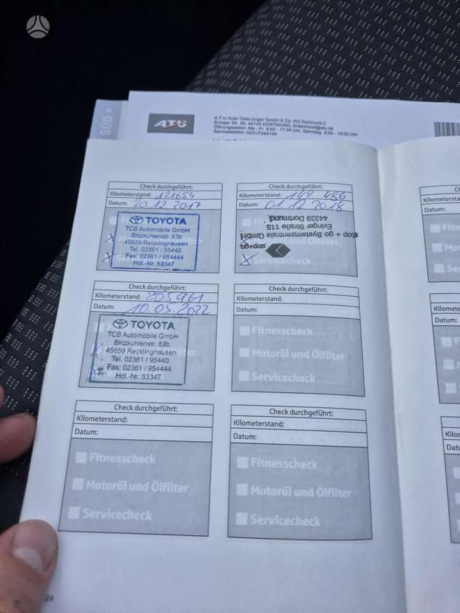 Brown Toyota Verso 2013 in Siauliai, with an engine capacity of 2.00 L and mileage of 278 thousand km for 5650 €, photo 33 on AUTOMOTO.COM.LV