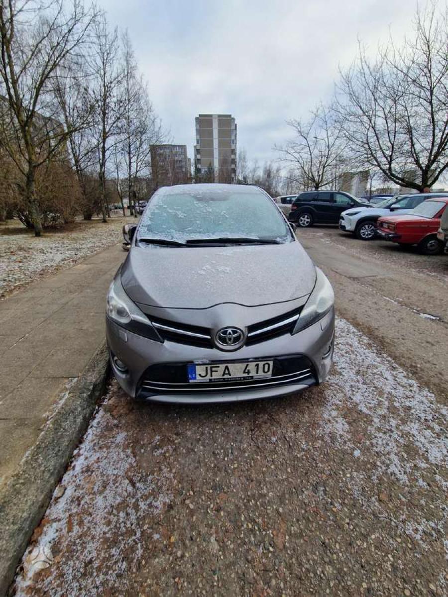 Brūns Toyota Verso 2014 Viļņa, ar dzinēja tilpumu 2.23 L un nobraukumu 229 tūkst. km par 8400 €, foto 1 vietnē AUTOMOTO.COM.LV